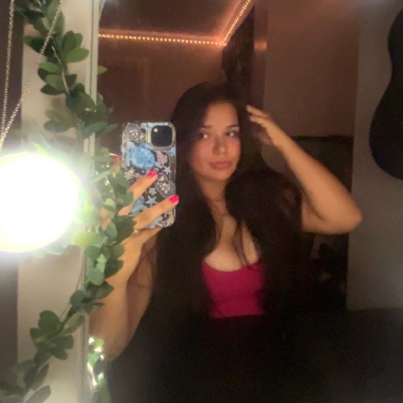 bella (@bellaworkmannn) on Snapchat