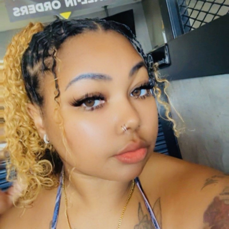 Pink Uni (@uniquepinkkiss) on Snapchat