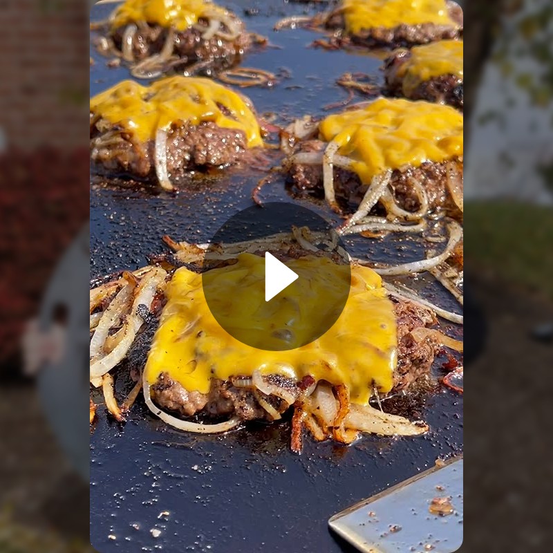 Easy Way To Make Smash Burgers 😍 - Grill Nation | Snapchat