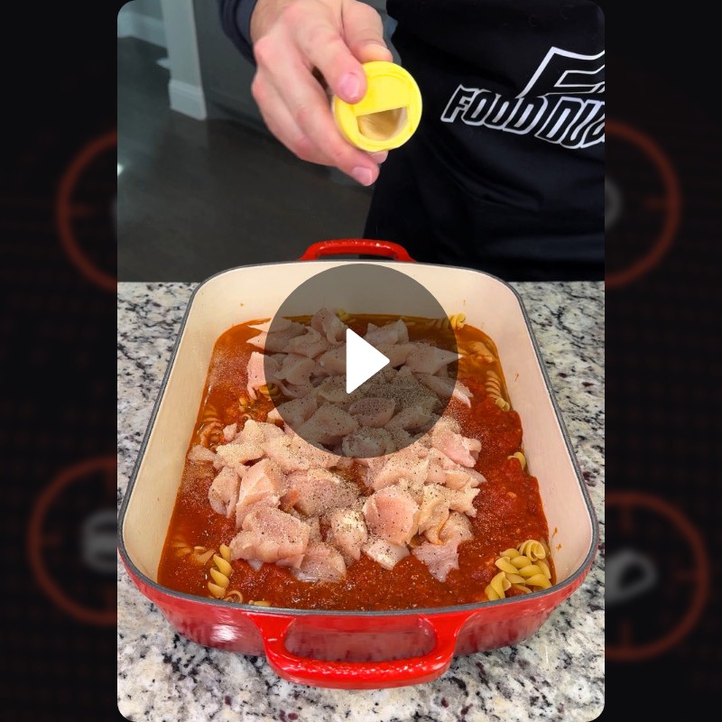 Easy Dump And Bake Chicken Parm 🔥 - Recipe Hunter | Snapchat