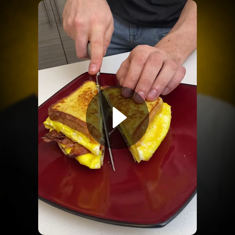 Best Breakfast Sandwich Hack Ever 🍳🍞 - Snacks & Hacks | Snapchat