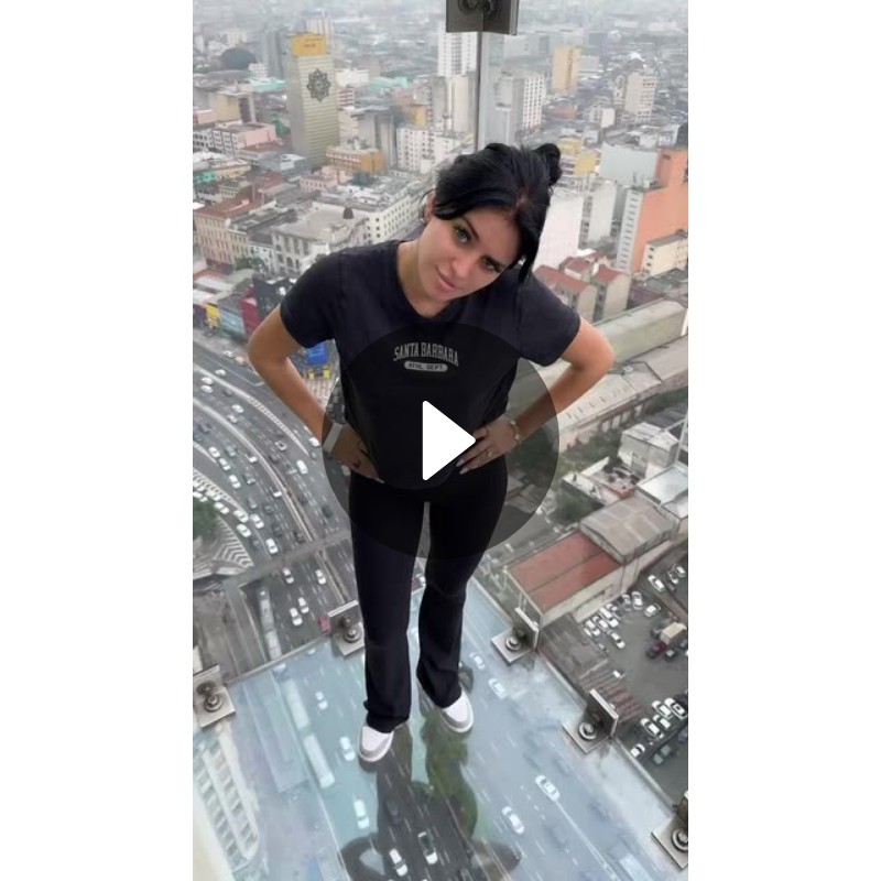 Camilla Araujo's Sky-High Confidence on Glass Floor | Video by Camilla ...
