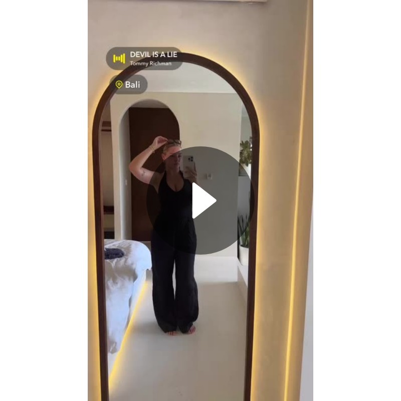 Peachy Pam Spotlight On Snapchat