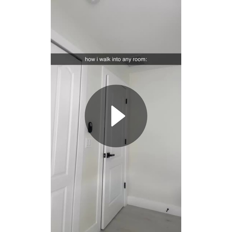 how i walk into any room: | Spotlight on Snapchat