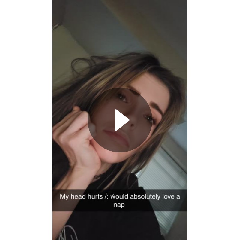 My head hurts /: ẅould absolutely love a nap | Spotlight on Snapchat