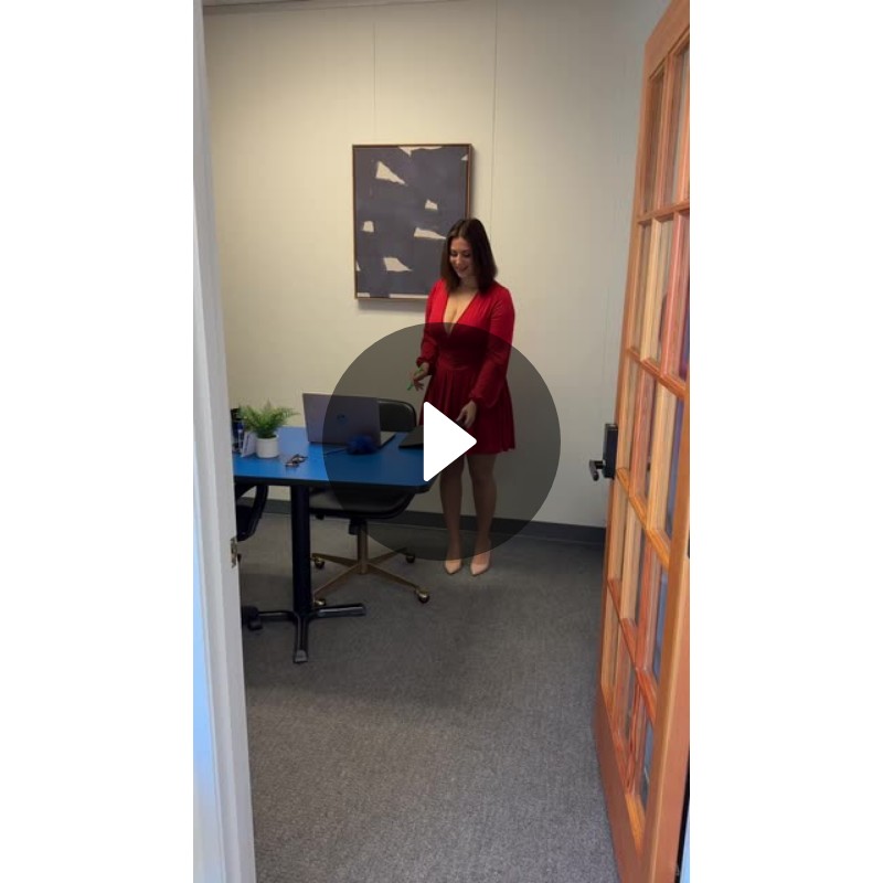 Kelly Monroe's Professional Arrival & Office Routine | Video by Kelly ...