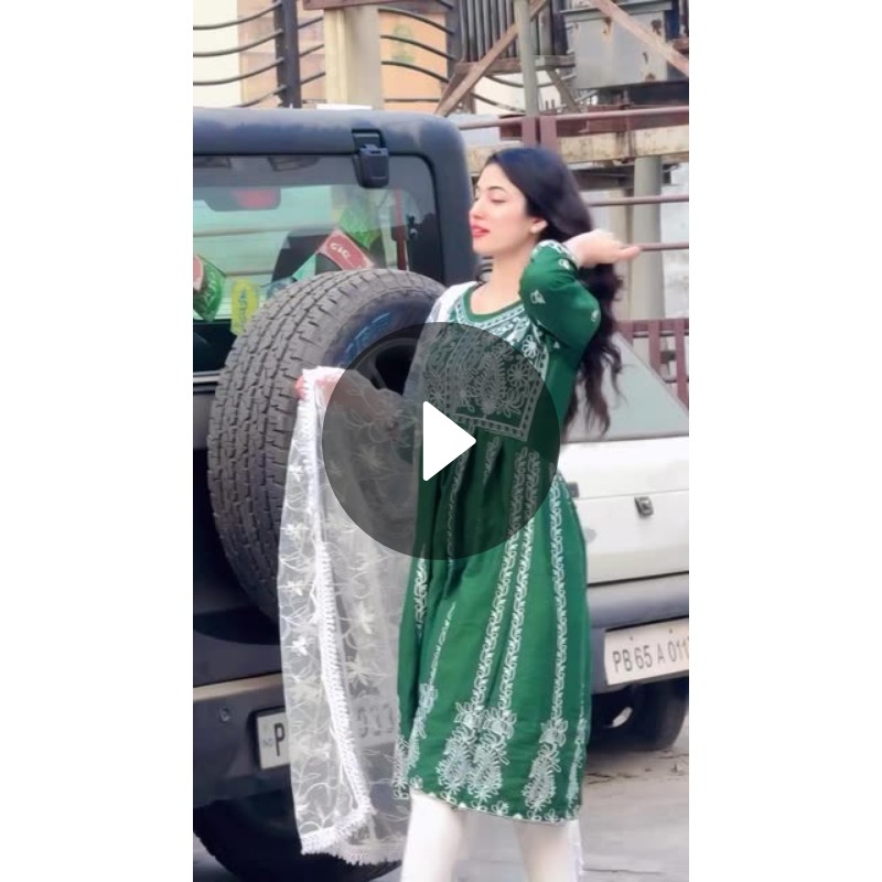 Bollywood actresses in stunning ethnic wear. | amme amrita (@ammeamrita ...