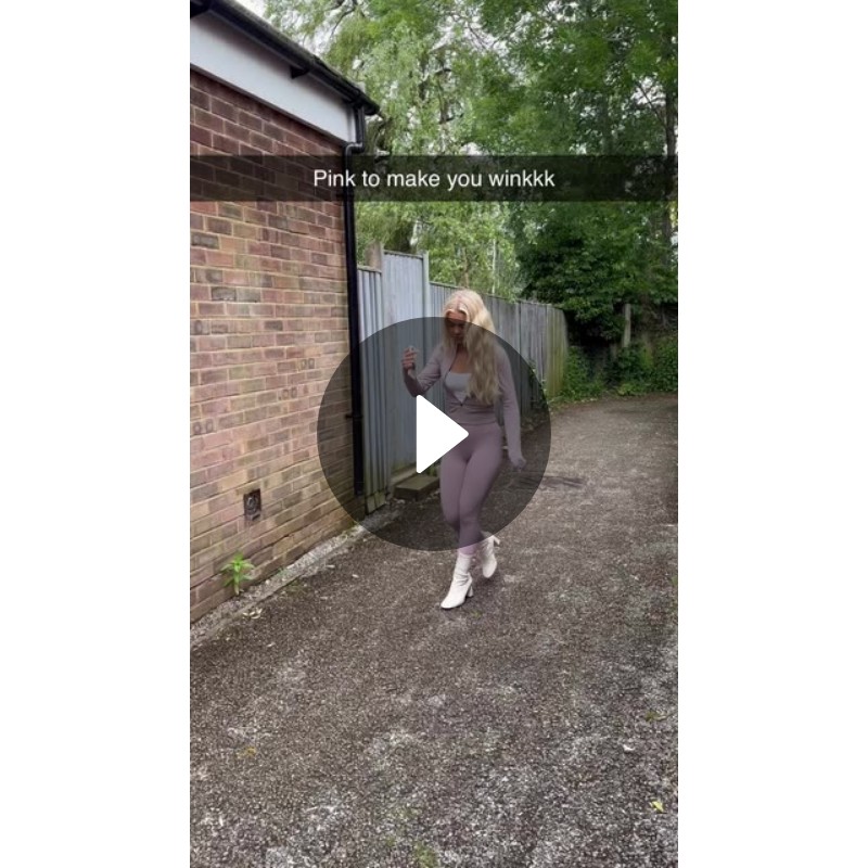 Pink to make you winkkk | Spotlight on Snapchat