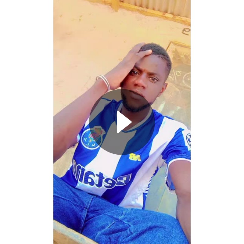 Boyfriend captures selfie with background music. | Sayouba Maïga ...