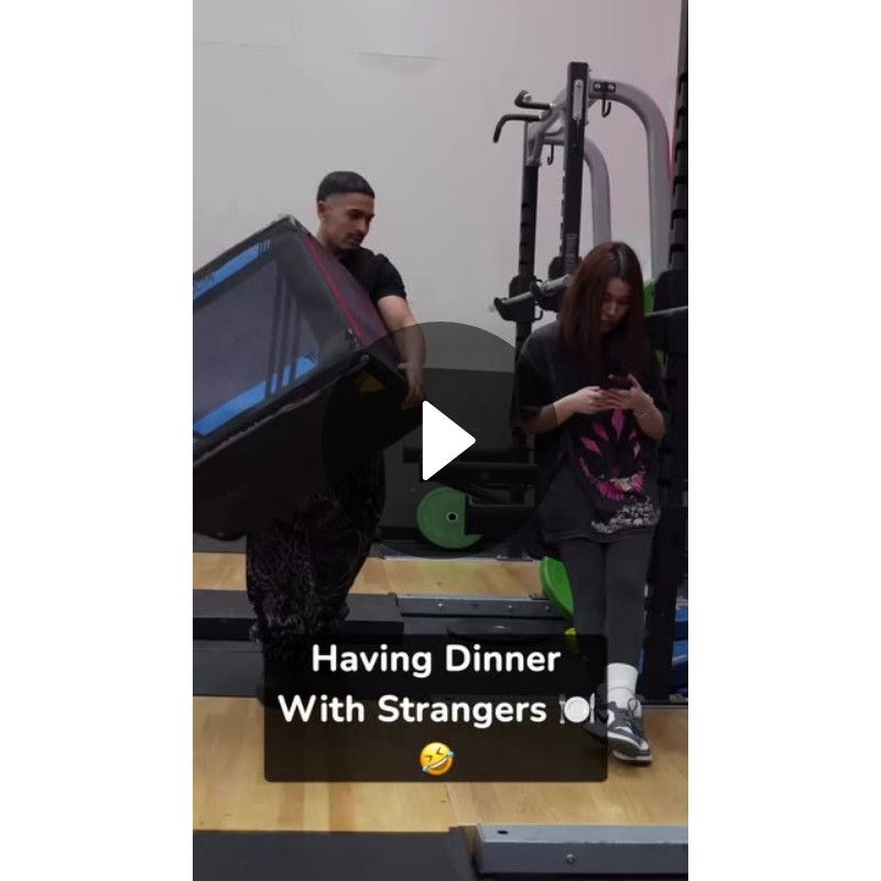 Having Dinner With Strangers 🍽️🤣 | Spotlight on Snapchat