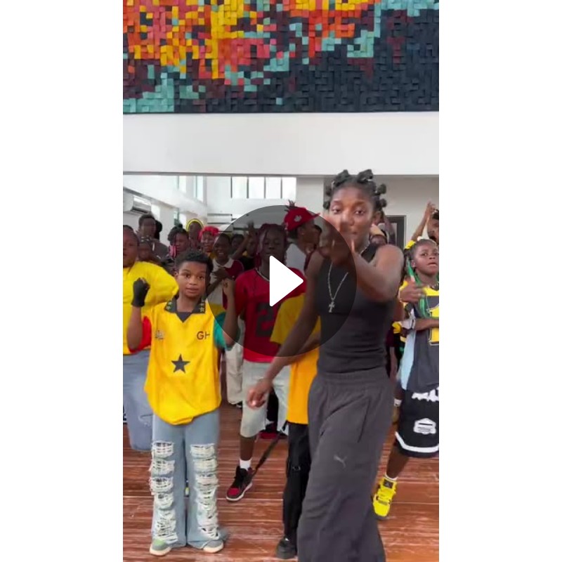 Lisa Quama's Energetic Dance Crew Performs Synchronized Routine | Lisa ...