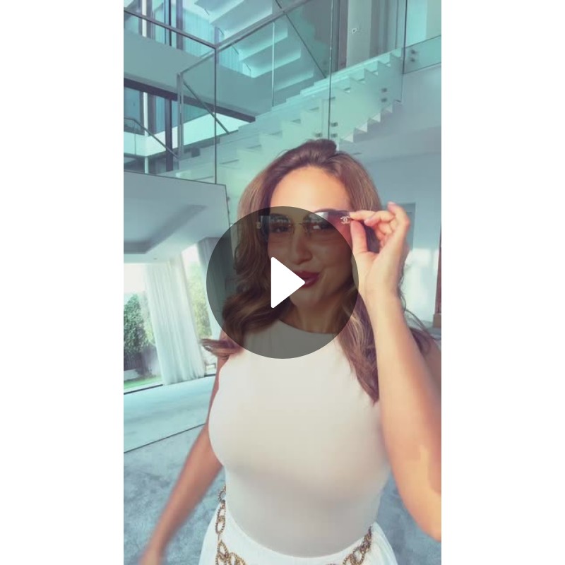 Sara Alwari's Stylish Moment with Partner in Luxury Home | Video by ...