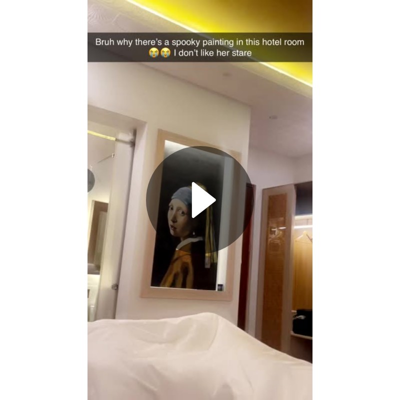Bruh why there’s a spooky painting in this hotel room 😭😭 I don’t like her stare | Spotlight on ...