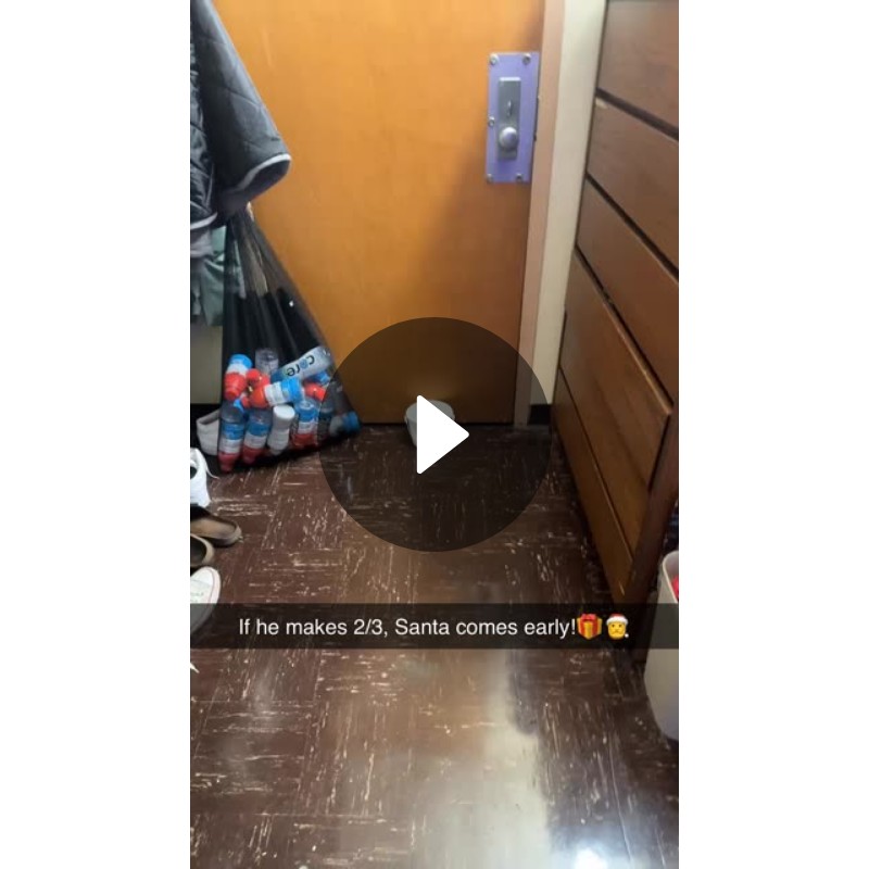 If he makes 2/3, Santa comes early!🎁🎅 | Spotlight on Snapchat