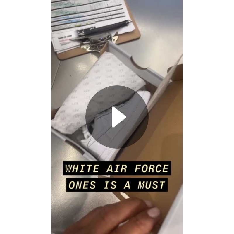 WHITE AIR FORCE ONES IS A MUST | Spotlight on Snapchat