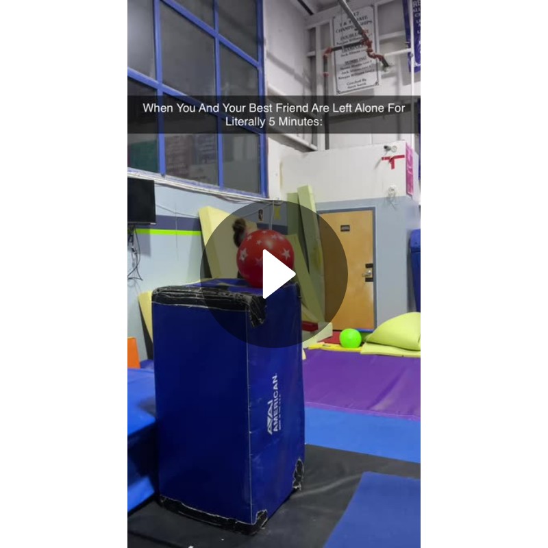 When You And Your Best Friend Are Left Alone For Literally 5 Minutes ...