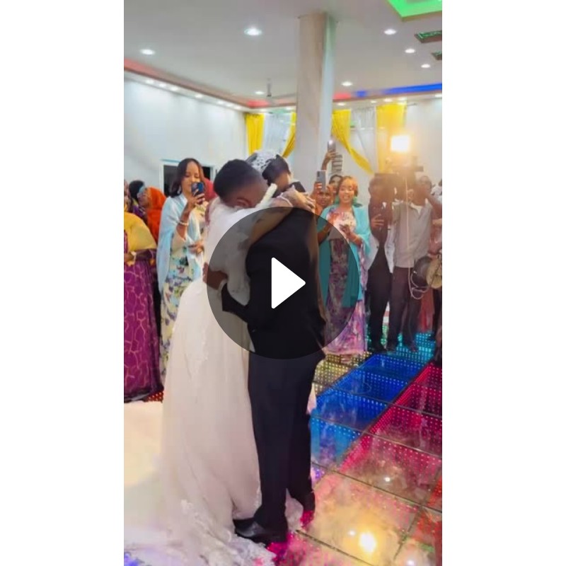 Alf Mabrouk Safwan and Oumalkaire 🤵‍♂️💍👰Ah ça me touche vraiment ...