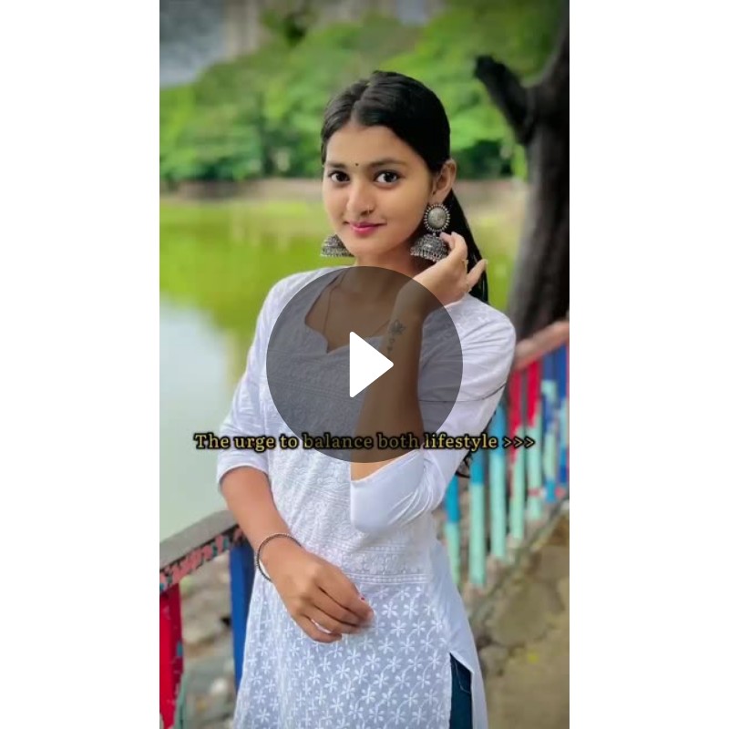 Siddhi Jambhale's Style Evolution: From Traditional Elegance to Modern ...