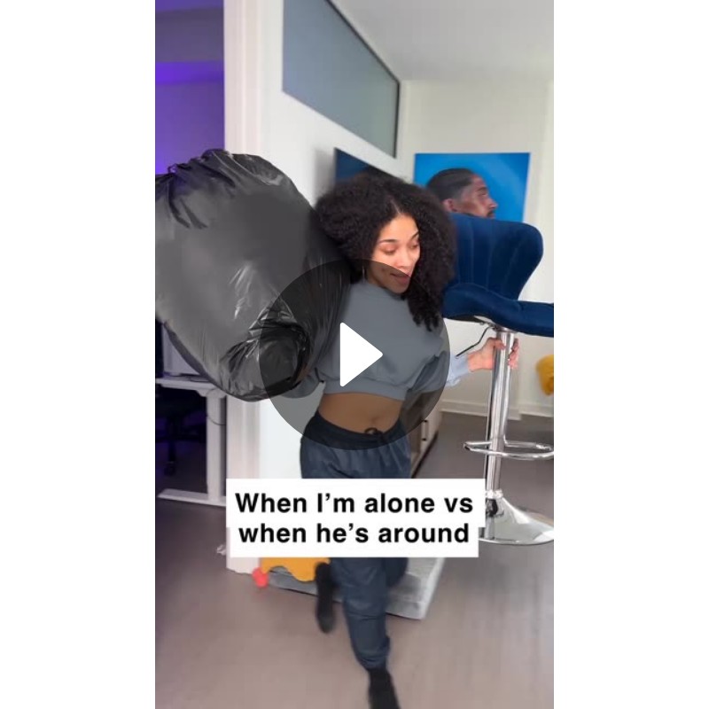 When I’m alone vs when he’s around | Spotlight on Snapchat