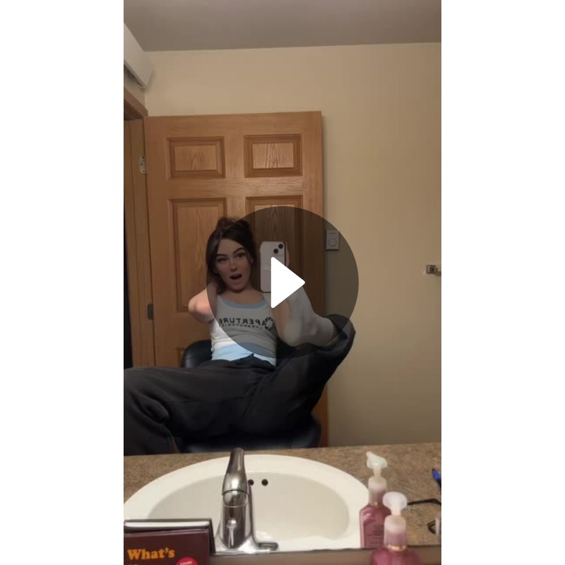 awkspew.roo2 | Spotlight on Snapchat