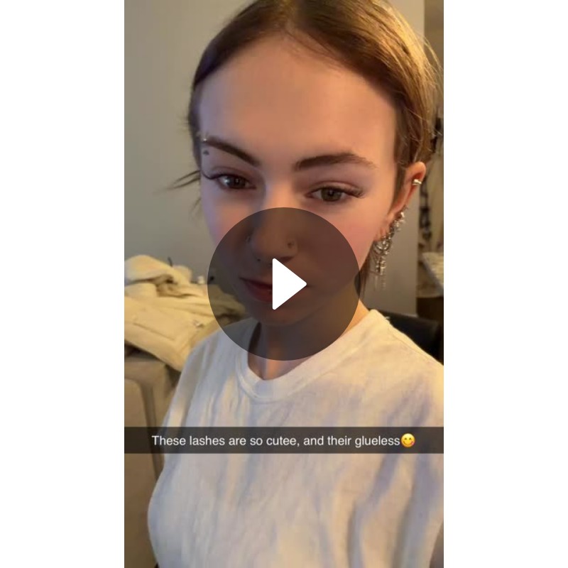 Model shows beautiful glueless lashes application. | 𝑨𝒖𝒕𝒖𝒎𝒏 𝑯𝒊𝒄𝒌𝒔💗🍃 (@a ...