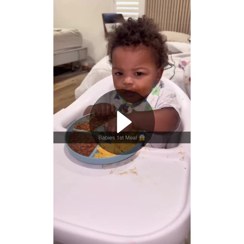 Babies 1st Meal 😱 | Spotlight on Snapchat