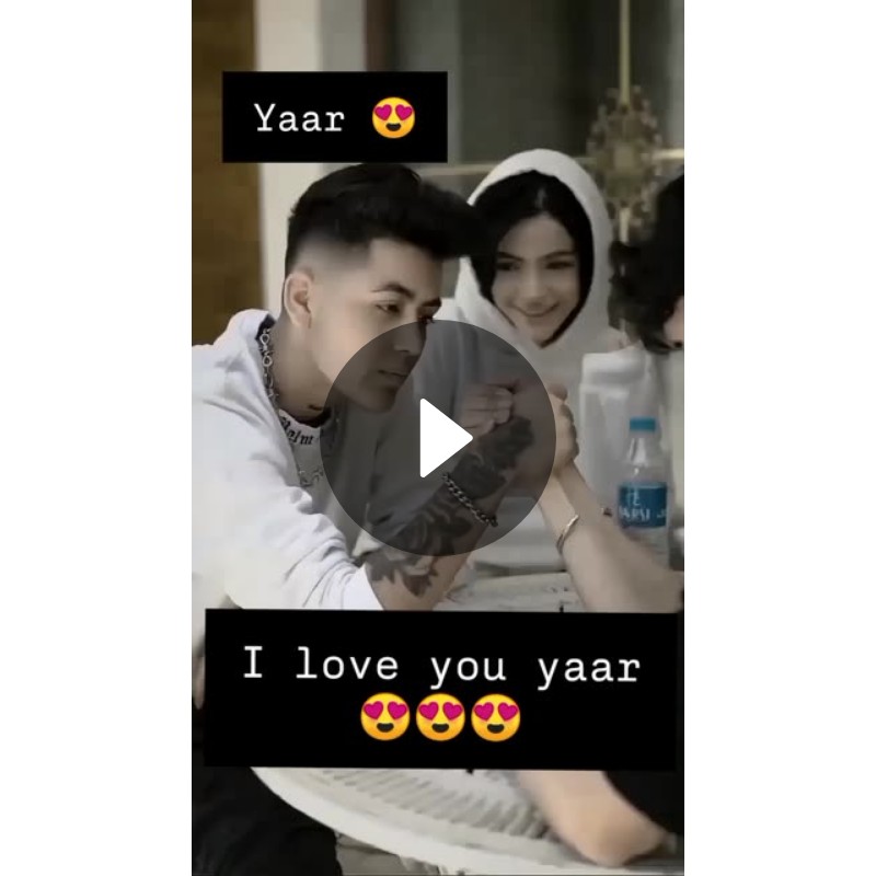 Couple enjoying K-pop music together. | Nice Smile 😉 (@n_smile20241377 ...