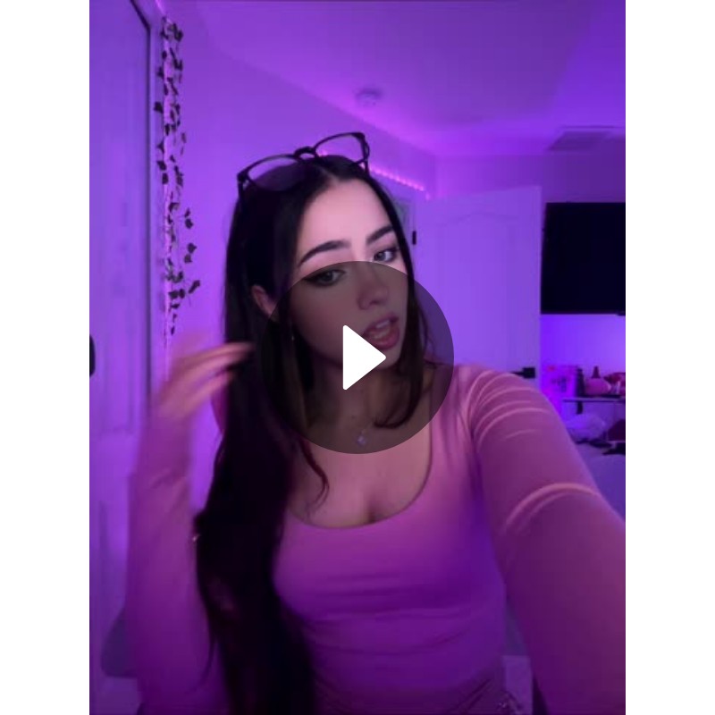 fall in love w me?💕 | zoey! (@zoeyiso) | Spotlight