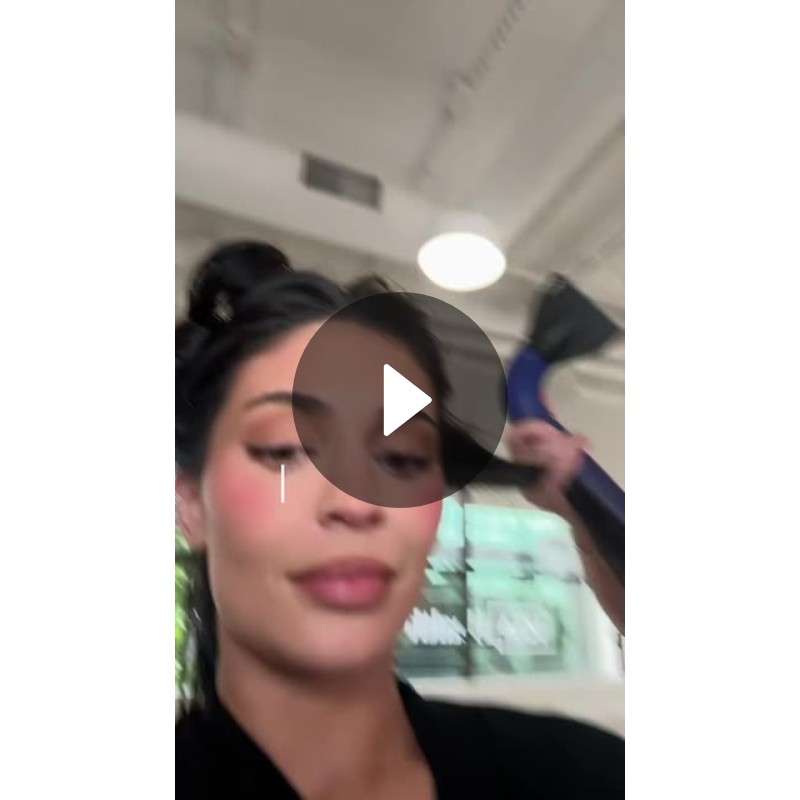 Kylie Jenner Hair Tutorial: How to Get Her Signature Waves | Video by ...