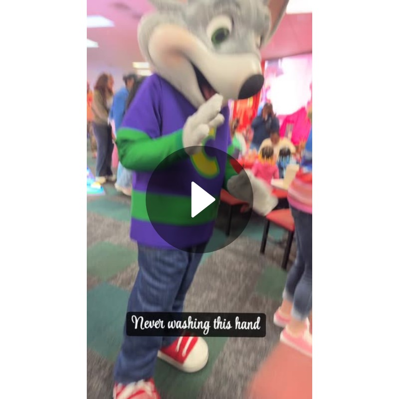 Never washing this hand | Spotlight on Snapchat