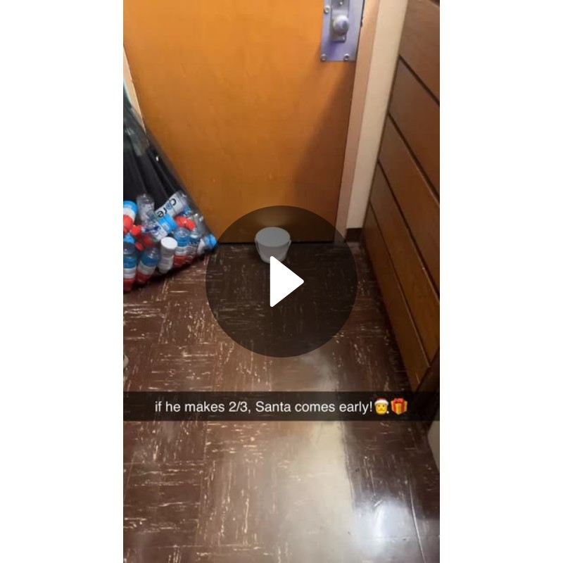 if he makes 2/3, Santa comes early!🎅🎁 | Spotlight on Snapchat