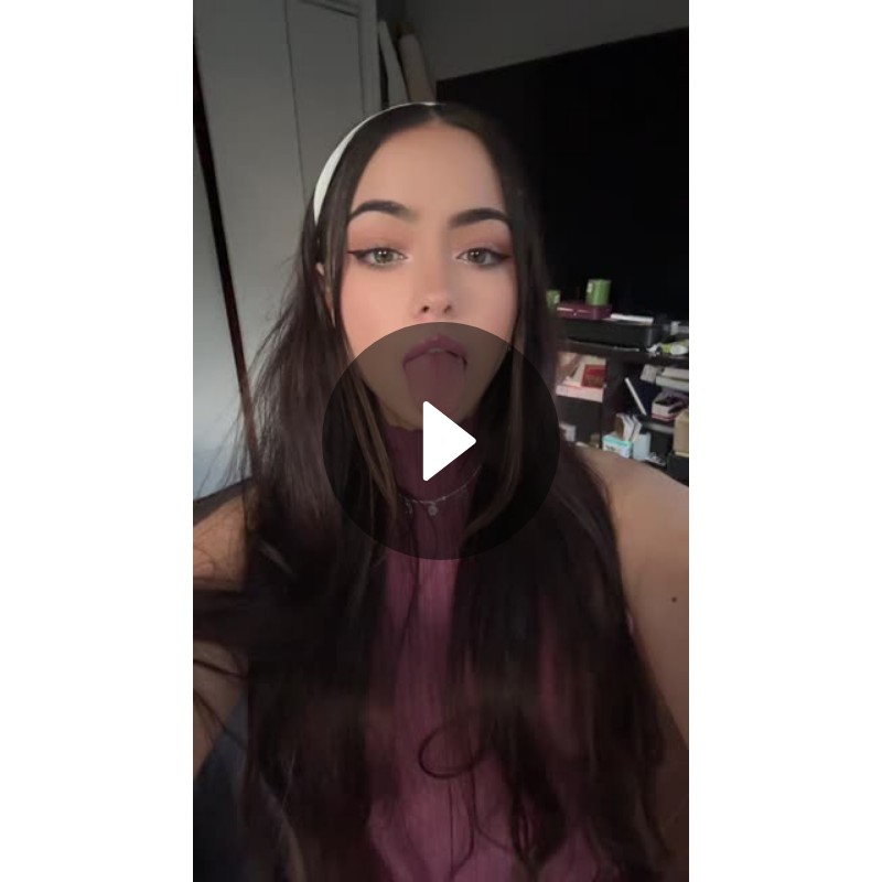 Zoey! Shows Off Her New Look & Style in This Quick Reveal | Video by ...