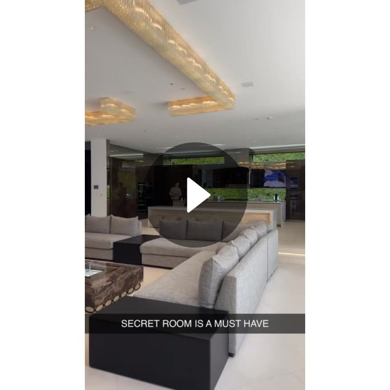 SECRET ROOM IS A MUST HAVE | Spotlight on Snapchat