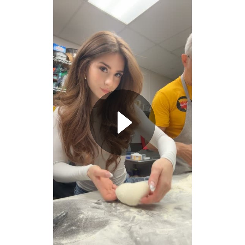 Giulia Bruno:) (@giuliahere) | Cooking pizza with dough and flour ...