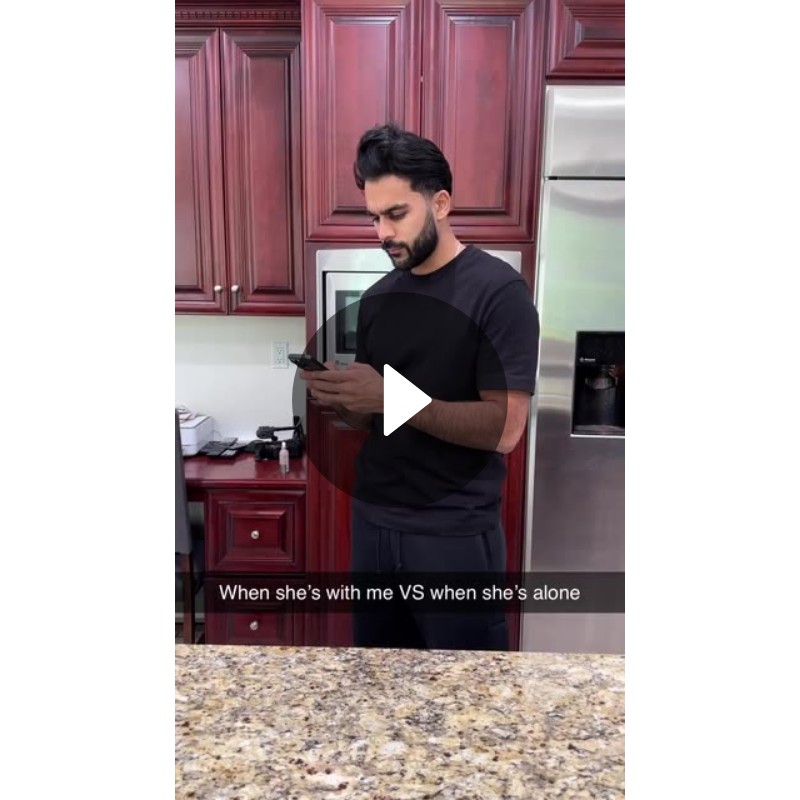 When she’s with me VS when she’s alone | Spotlight on Snapchat