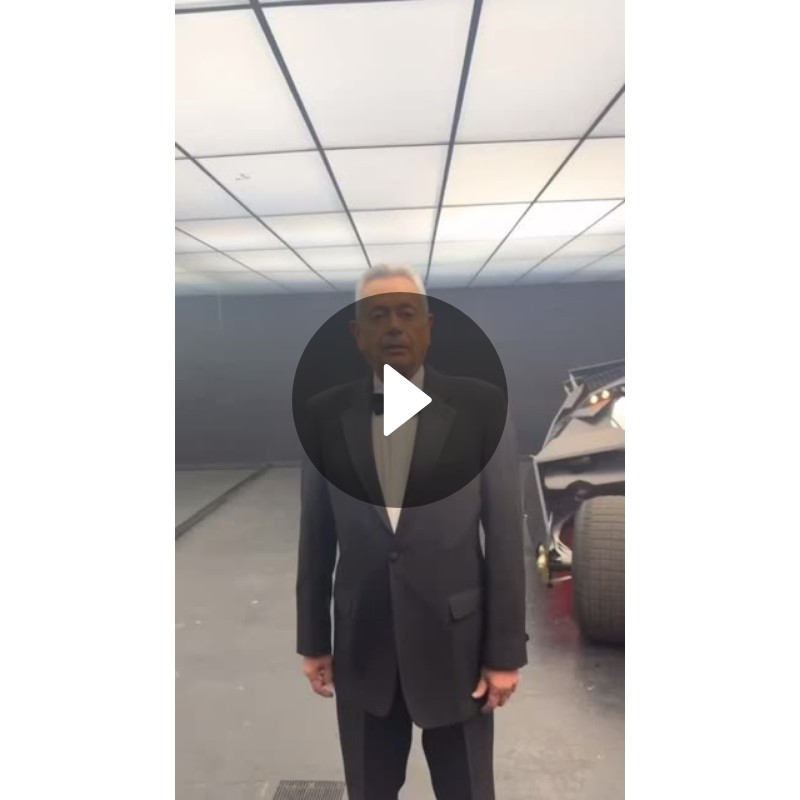 Fanum 🧪 Transforms into Batman & Joker in Epic Costume Reveal | Video ...