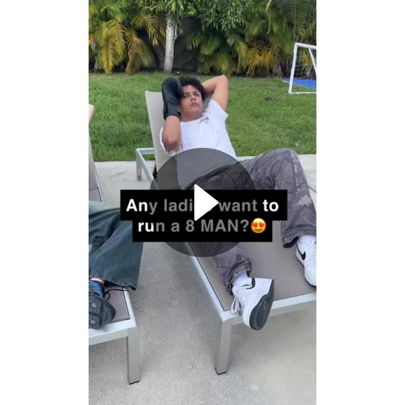 Any ladies want to run a 8 MAN?😍 | Spotlight on Snapchat