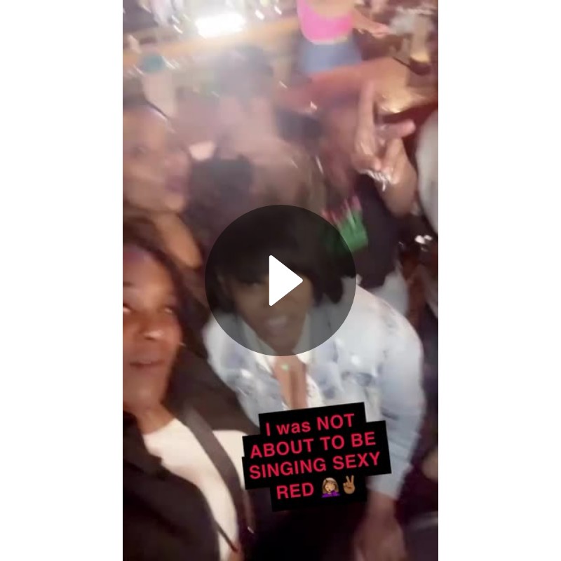 I was NOT ABOUT TO BE SINGING SEXY RED 🤦🏽‍♀️ 🏾 | Spotlight on Snapchat